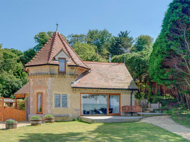 Cottage ∙ 2 Bedrooms ∙ 4 Guests - Fareham