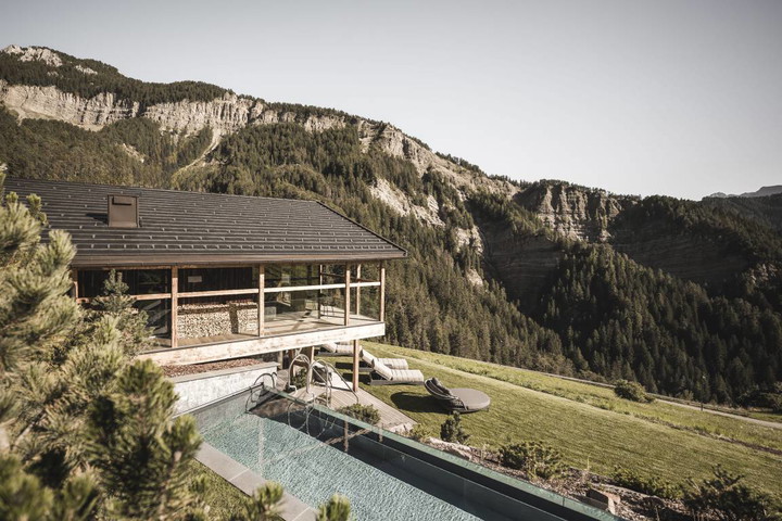 390 M² Villa ∙ 3 Bedrooms ∙ 7 Guests - Sëlva