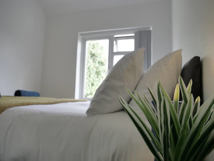 House ∙ 3 Bedrooms ∙ 5 Guests - Wolverhampton
