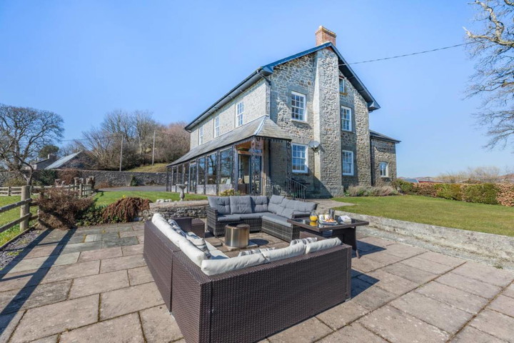 Cottage ∙ 5 Bedrooms ∙ 10 Guests - Builth Wells