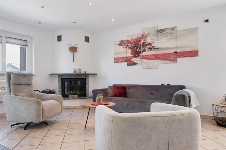 100 M² Appartement ∙ 2 Chambres ∙ 4 Personnes - Varèse
