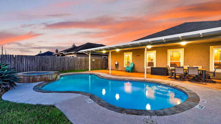 192 M² House ∙ 4 Bedrooms ∙ 10 Guests - Corpus Christi, TX