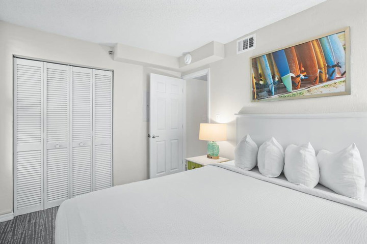 Condo ∙ 2 Bedrooms ∙ 6 Guests - Ormond Beach, FL
