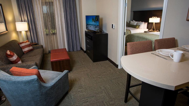 Condo ∙ 2 Bedrooms ∙ 6 Guests - Lexington, KY