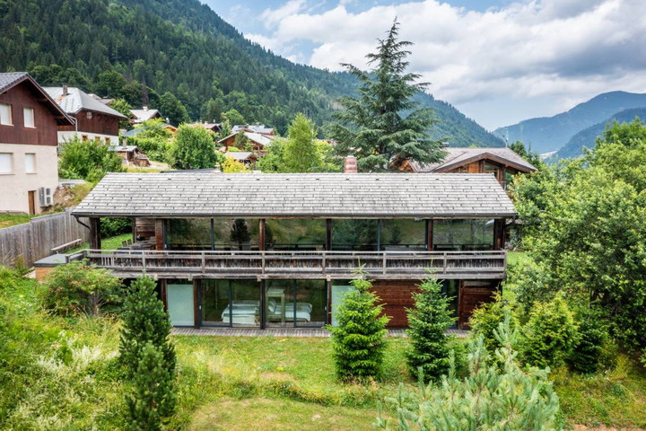 200 M² Chalet ∙ 3 Bedrooms ∙ 10 Guests - Morzine