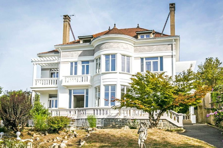 Gîte ∙ 6 Chambres ∙ 15 Personnes - Puy-de-Dôme