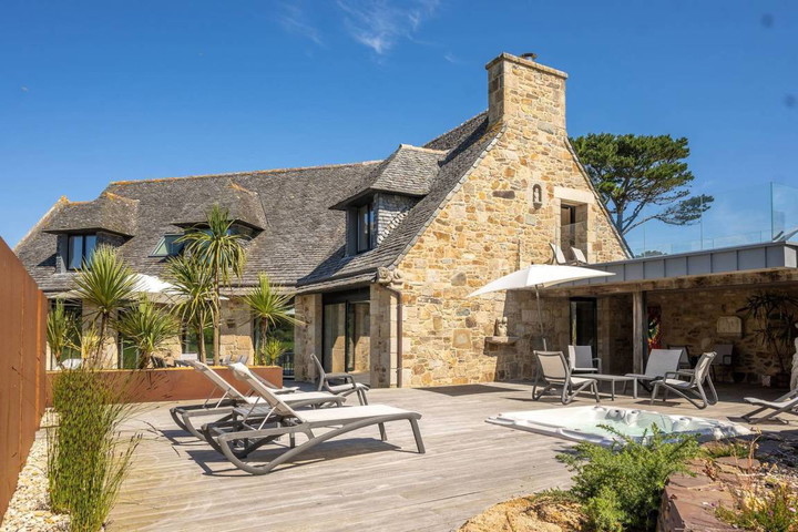 200 M² Villa ∙ 4 Bedrooms ∙ 10 Guests - Trégastel