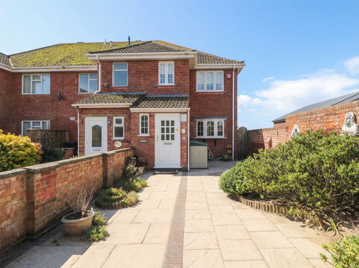 Cottage ∙ 3 Bedrooms ∙ 5 Guests - Burnham-on-Sea
