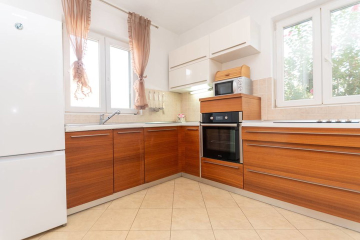 102 M² Ferienhaus ∙ 3 Schlafzimmer ∙ 5 Gäste - Šibenik