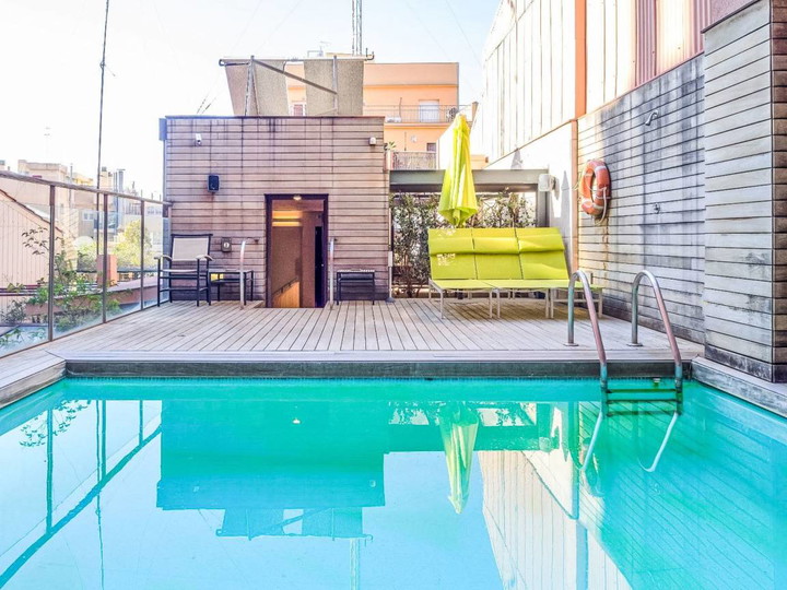 460 M² Talo ∙ 4 Makuuhuonetta ∙ 10 Vierasta - Barcelona