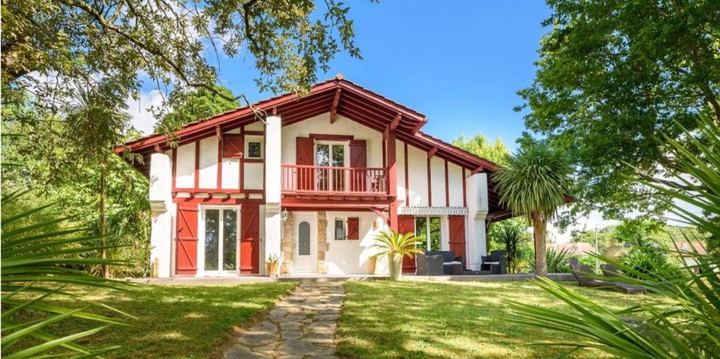 150 M² Maison De Vacances ∙ 4 Chambres ∙ 6 Personnes - Ainhoa