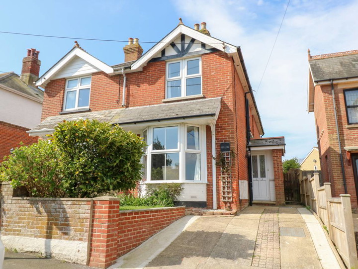 Cottage ∙ 3 Bedrooms ∙ 5 Guests - Lymington