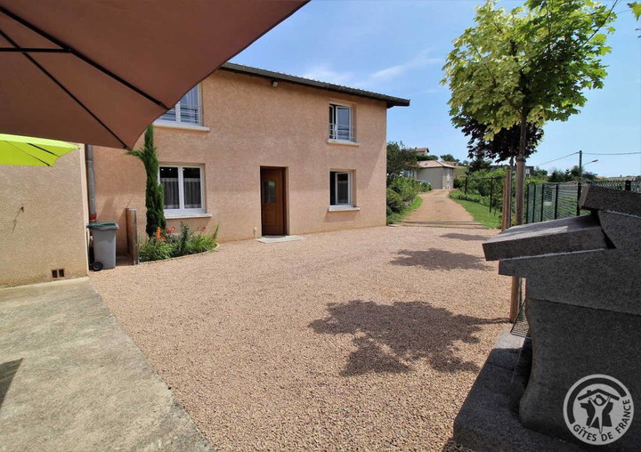 150 M² Gîte ∙ 3 Chambres ∙ 12 Personnes - Juliénas