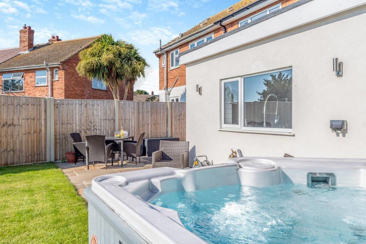 Cottage ∙ 4 Bedrooms ∙ 8 Guests - Hunstanton