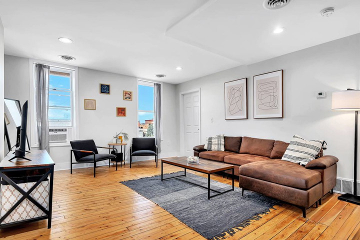 93 M² Cabin ∙ 2 Bedrooms ∙ 4 Guests - Troy, NY