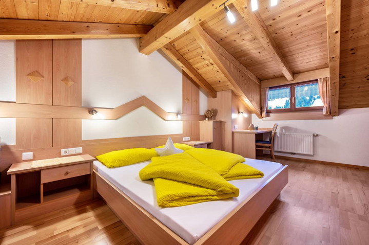 82 M² Ferienwohnung ∙ 3 Schlafzimmer ∙ 9 Gäste - Sand in Taufers