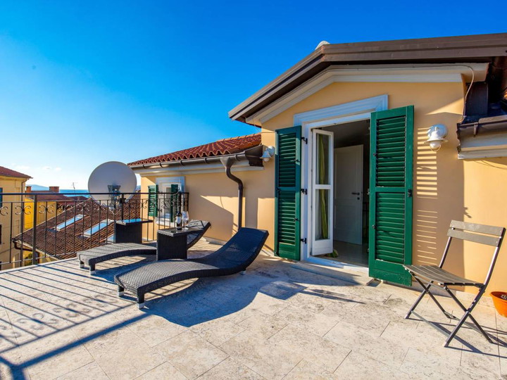 220 M² House ∙ 4 Bedrooms ∙ 8 Guests - Opatija