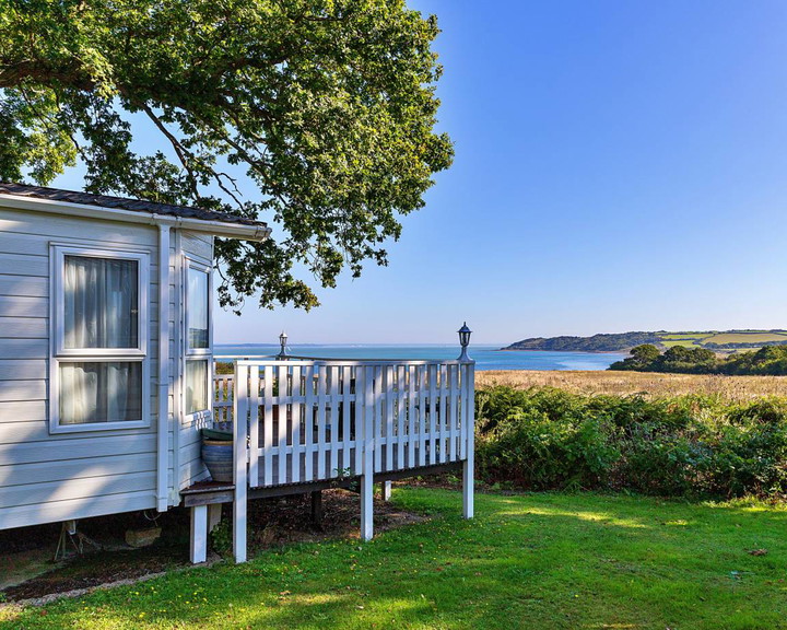 65 M² Cabin ∙ 2 Bedrooms ∙ 4 Guests - Isle of Wight