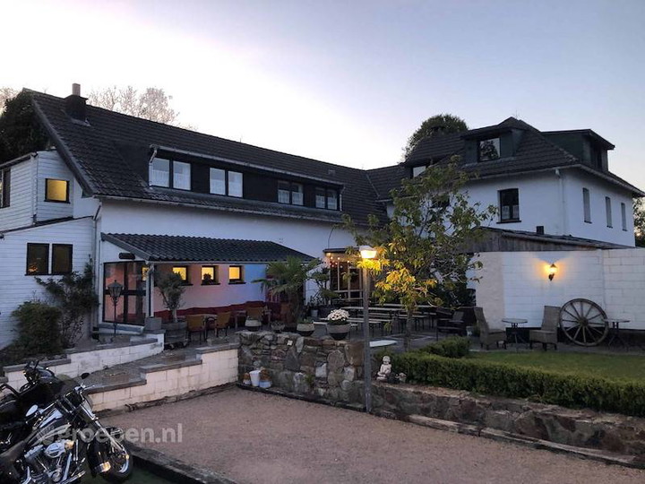 Ferienhaus ∙ 18 Schlafzimmer ∙ 40 Gäste - Sankt Vith