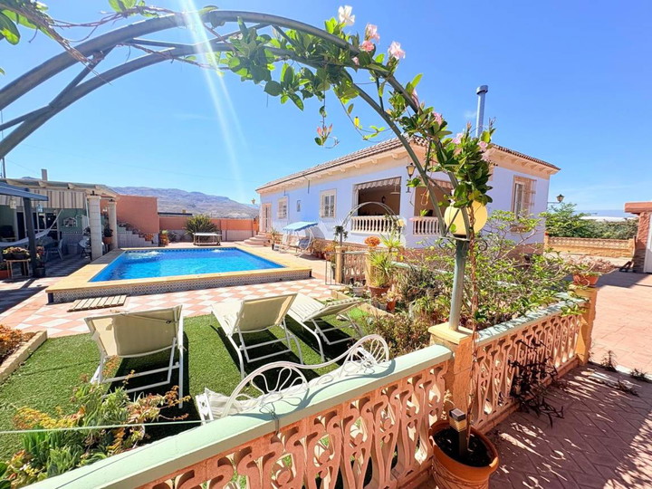 130 M² Casa ∙ 2 Habitaciones ∙ 5 Huéspedes - Almería