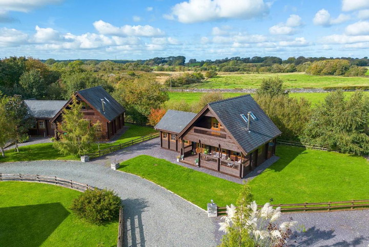 Lodge ∙ 2 Bedrooms ∙ 4 Guests - Bangor