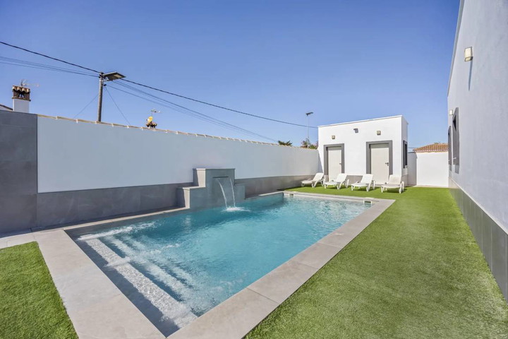 200 M² House ∙ 6 Bedrooms ∙ 16 Guests - Chiclana de la Frontera