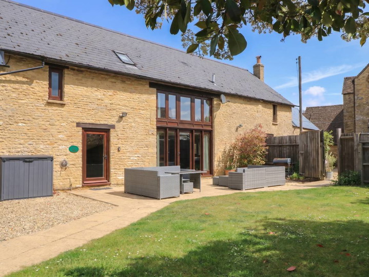 Cottage ∙ 4 Bedrooms ∙ 8 Guests - Burford, UK