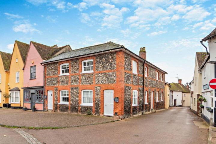 Cottage ∙ 2 Bedrooms ∙ 4 Guests - Essex
