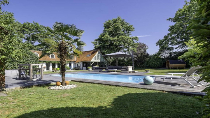 280 M² Maison De Vacances ∙ 5 Chambres ∙ 8 Personnes - Courtrai