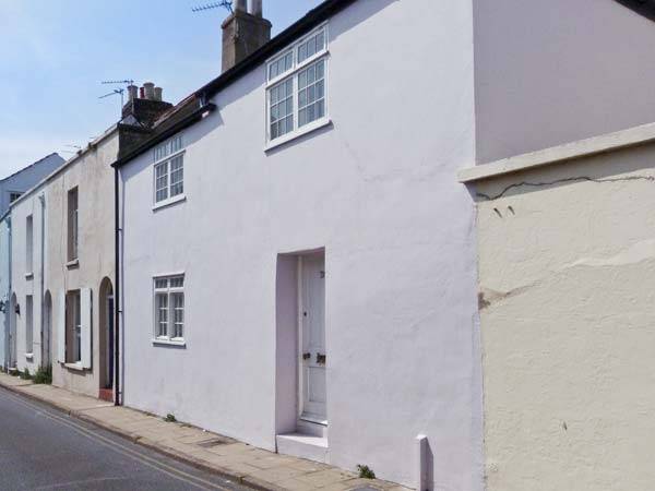 Cottage ∙ 3 Bedrooms ∙ 6 Guests - Dover