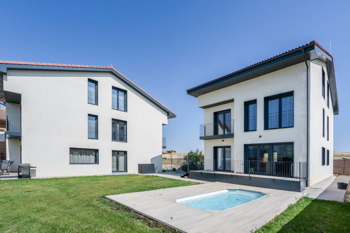 300 M² Casa ∙ 5 Habitaciones ∙ 13 Huéspedes - Atapuerca