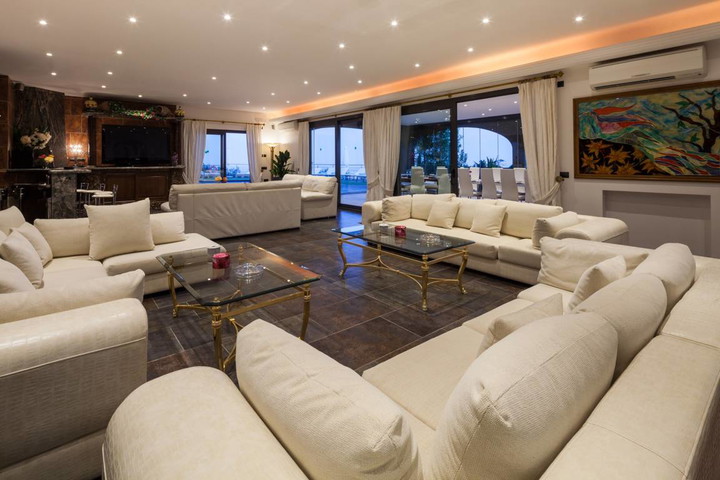 Villa ∙ 6 Bedrooms ∙ 12 Guests - Ibiza