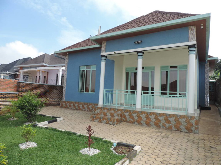 500 M² House ∙ 3 Bedrooms ∙ 4 Guests - Kigali