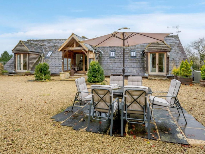 Cottage ∙ 4 Bedrooms ∙ 6 Guests - Nailsworth