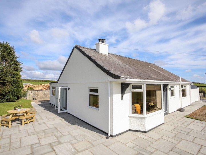 Cottage ∙ 3 Bedrooms ∙ 6 Guests - Bangor
