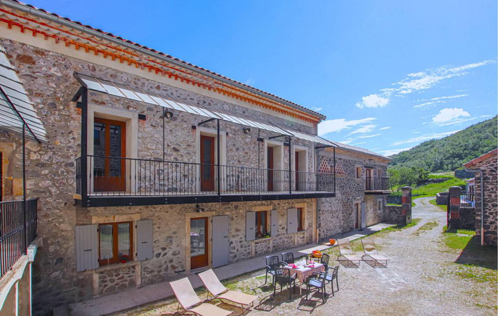 125 M² Longère ∙ 3 Chambres ∙ 8 Personnes - Privas
