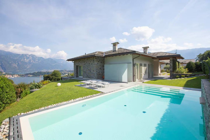 370 M² Villa ∙ 6 Bedrooms ∙ 12 Guests - Menaggio