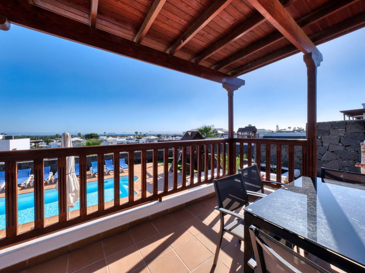 221 M² Villa ∙ 5 Bedrooms ∙ 12 Guests - Playa Blanca