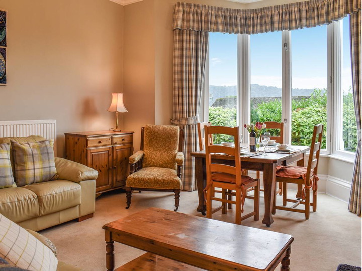 Cottage ∙ 2 Bedrooms ∙ 4 Guests - Bowness-on-Windermere