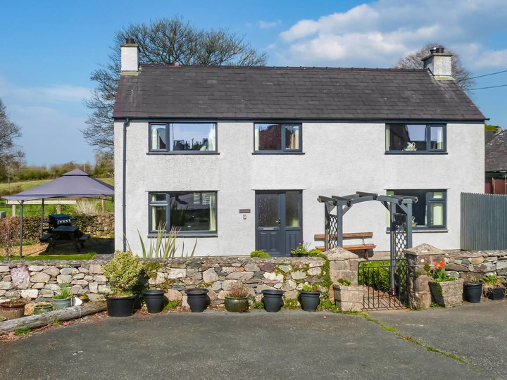 Cottage ∙ 3 Bedrooms ∙ 6 Guests - Bangor