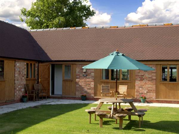 Cottage ∙ 2 Bedrooms ∙ 4 Guests - Stratford-upon-Avon