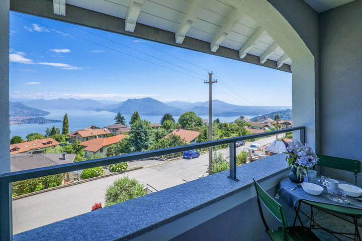 65 M² Apartment ∙ 2 Bedrooms ∙ 6 Guests - Stresa