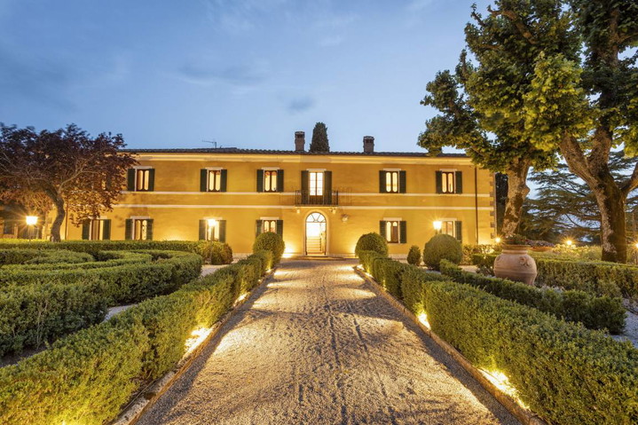 450 M² Villa ∙ 7 Bedrooms ∙ 16 Guests - Pienza