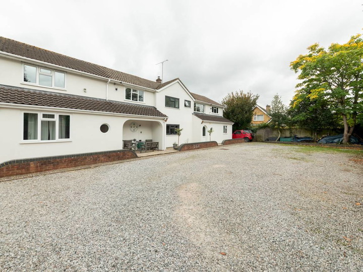 186 M² House ∙ 5 Bedrooms ∙ 10 Guests - Reading