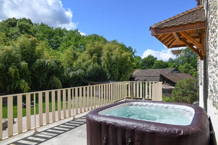 200 M² Cottage ∙ 5 Bedrooms ∙ 10 Guests - Alps