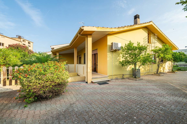 100 M² Maison De Vacances ∙ 2 Chambres ∙ 5 Personnes - Carbonia