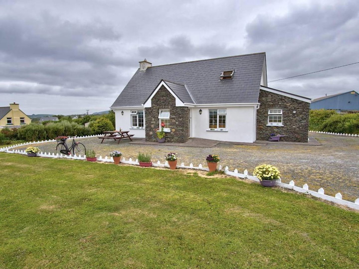Cottage ∙ 3 Bedrooms ∙ 6 Guests - Cork