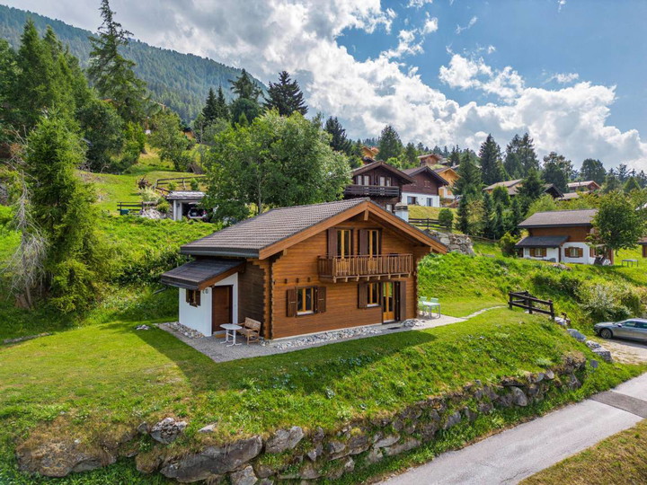 90 M² Chalet ∙ 4 Bedrooms ∙ 9 Guests - Veysonnaz