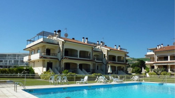 100 M² Appartement ∙ 3 Chambres ∙ 6 Personnes - Pineto