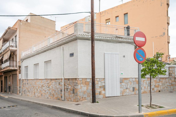 200 M² House ∙ 3 Bedrooms ∙ 12 Guests - Alicante